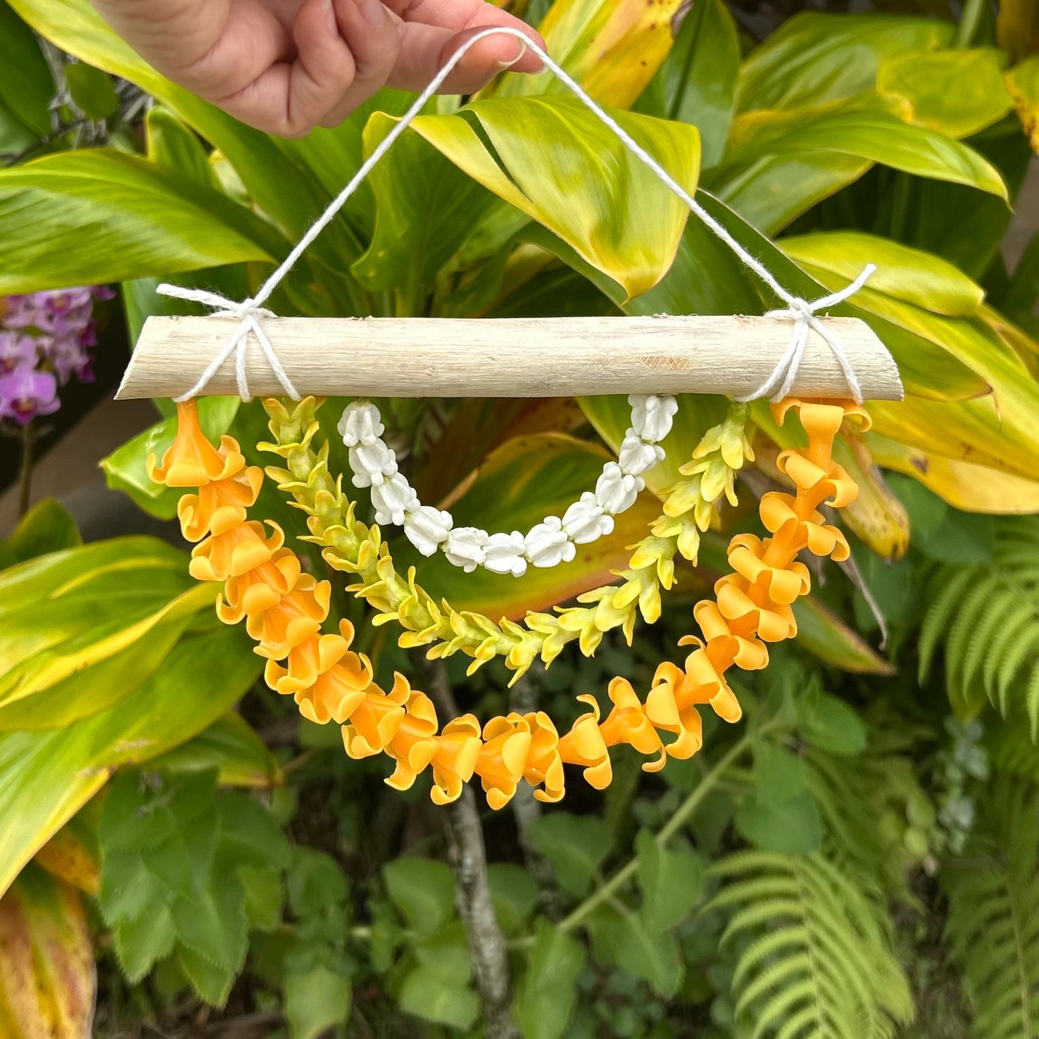 Clay Flower Lei Wall Hang - White Crown, Pakalana, Puakenikeni | Olivia ...