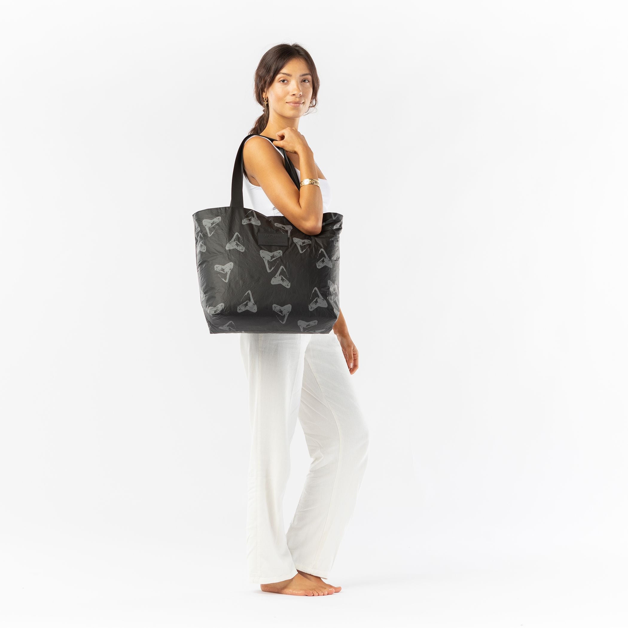 ALOHA Collection 'Aumakua Day Tripper - Black | Olivia Clare Boutique